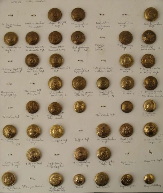 37 British Regiment Military Buttons Antique Collection : Lot 310356