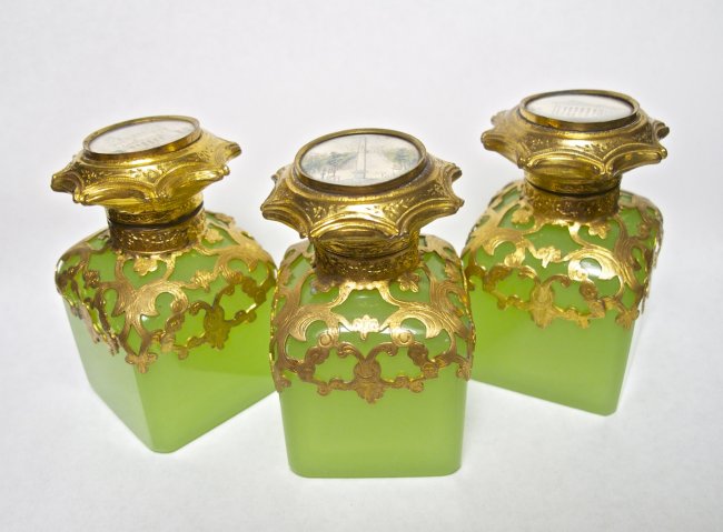 c1870 Palais Royal Porcelain Perfume Caddy : Lot 13