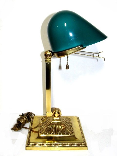 Antique Emeralite Bankers Lamp. No.8734 : Lot 195