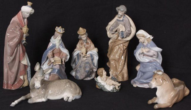 419: 8 Pc. Lladro Nativity Set : Lot 419