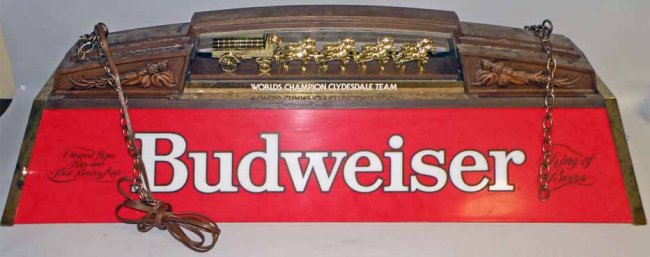 HANGING BUDWEISER POOL TABLE LIGHT : Lot 37