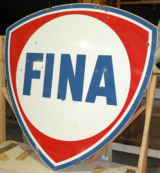 LARGE PORCELAIN FINA GAS SIGN : Lot 29