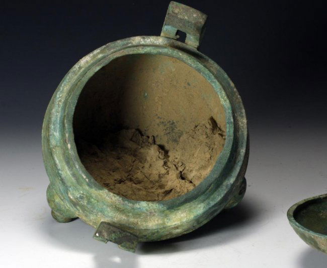 Ancient Chinese Eastern Zhou Bronze Ding : Lot 15