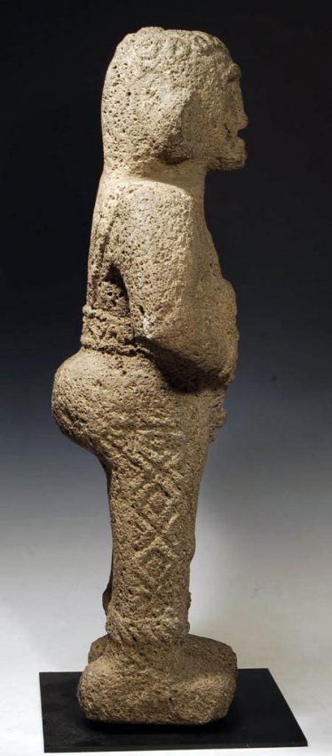 Monumental Costa Rican Stone Sculpture : Lot 328
