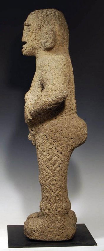 Monumental Costa Rican Stone Sculpture : Lot 328