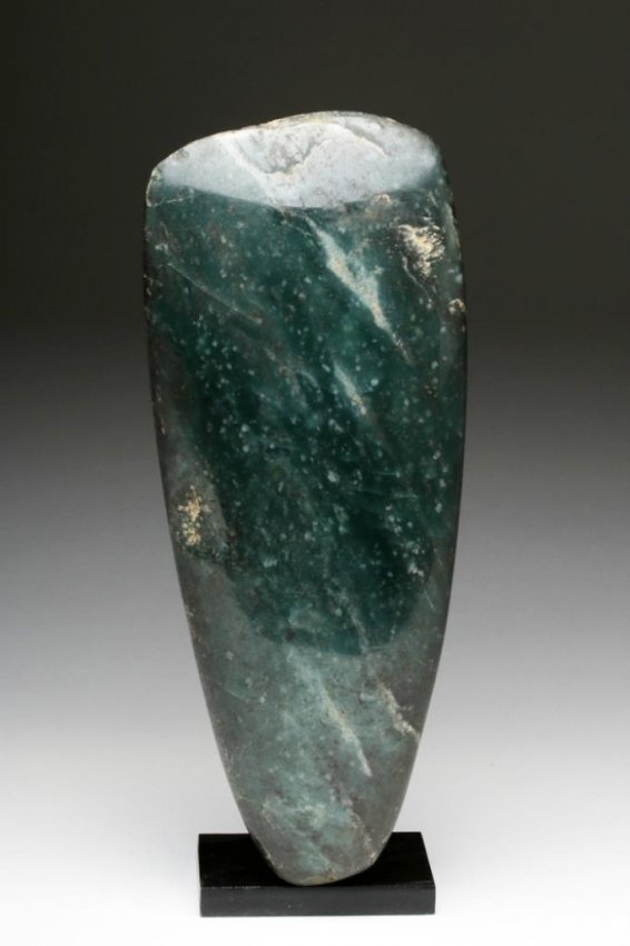 Huge Olmec Jade Celt : Lot 313