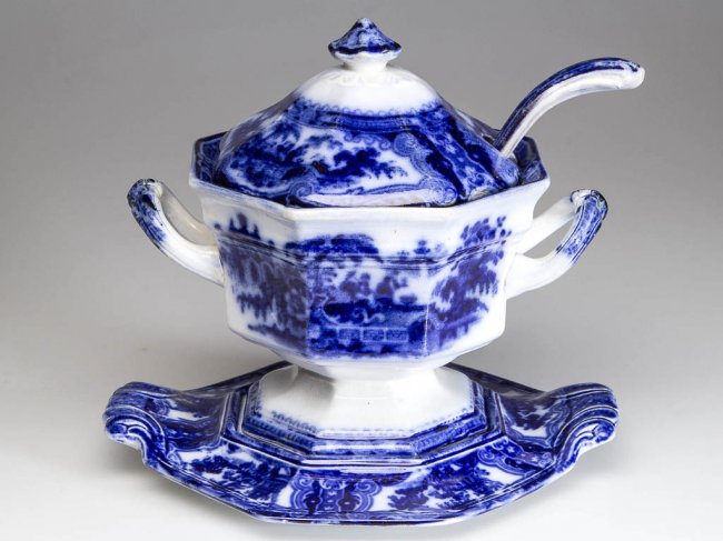 WILLIAM ADAMS IRONSTONE POTTERY FLOW BLUE "KYBER" : Lot 120