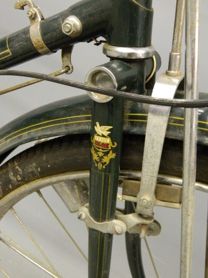 214: Flying Pigeon Chinese Bicycle : Lot 214