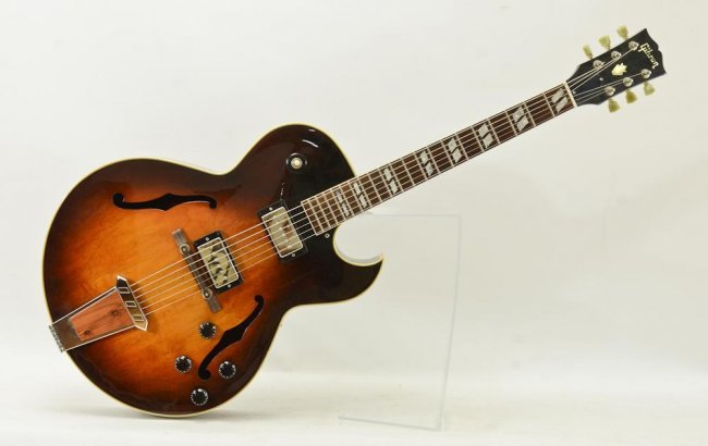 Gibson ES-175 Semi-Hollow Body Jazz Guitar : Lot 91