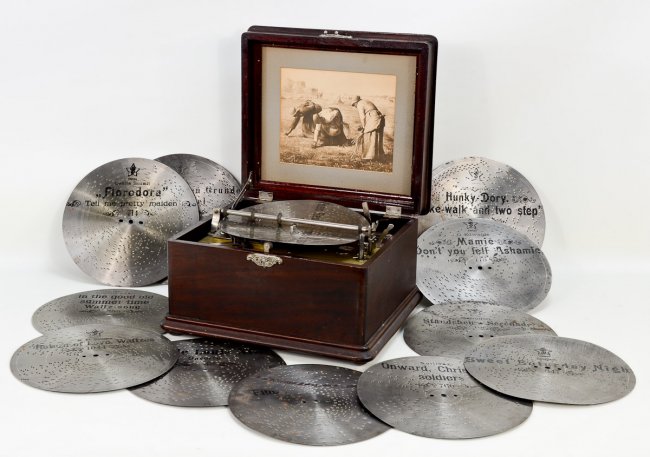 Antique Mira Music Box Disc Player : Lot 154