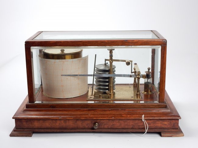 Seismograph in Oak Case : Lot 9