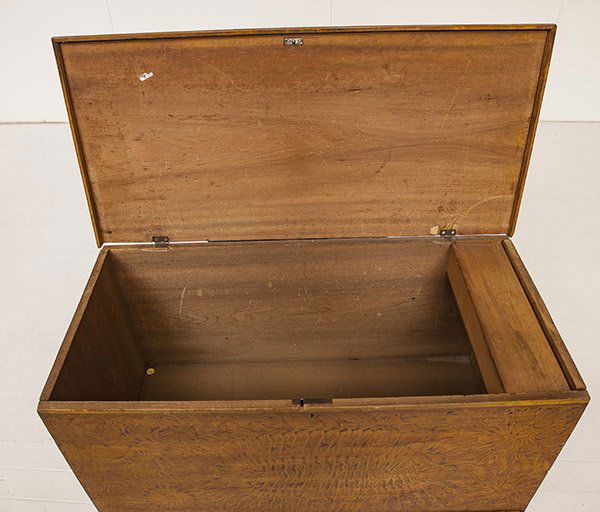 Sponge Grain Dower Chest : Lot 104