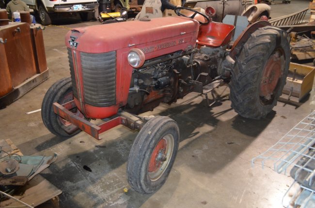 1956 Massey - Ferguson 50 Tractor : Lot 19