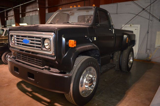 Custom 1975 Chevy C65 Pickup Truck : Lot 31