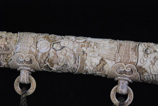 JAPANESE CARVED IVORY SWORD (MEIJI PERIOD, 1868-1912) : Lot 199