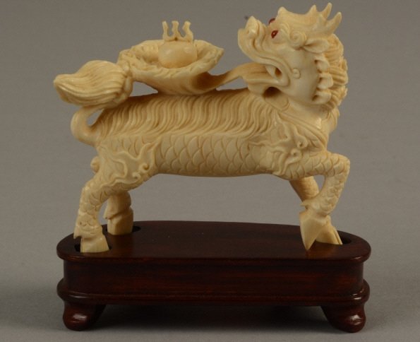 Antique Chinese Ivory Foo Dog : Lot 103