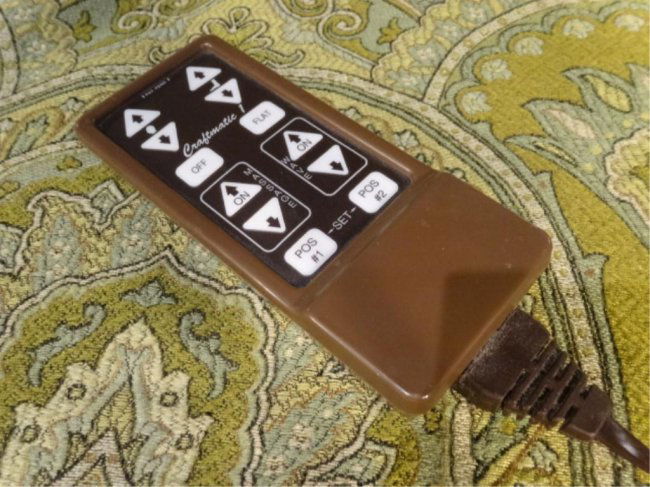 2 CRAFTMATIC ADJUSTABLE TWIN BEDS, ELECTRIC ADJUSTMENT, : Lot 9A