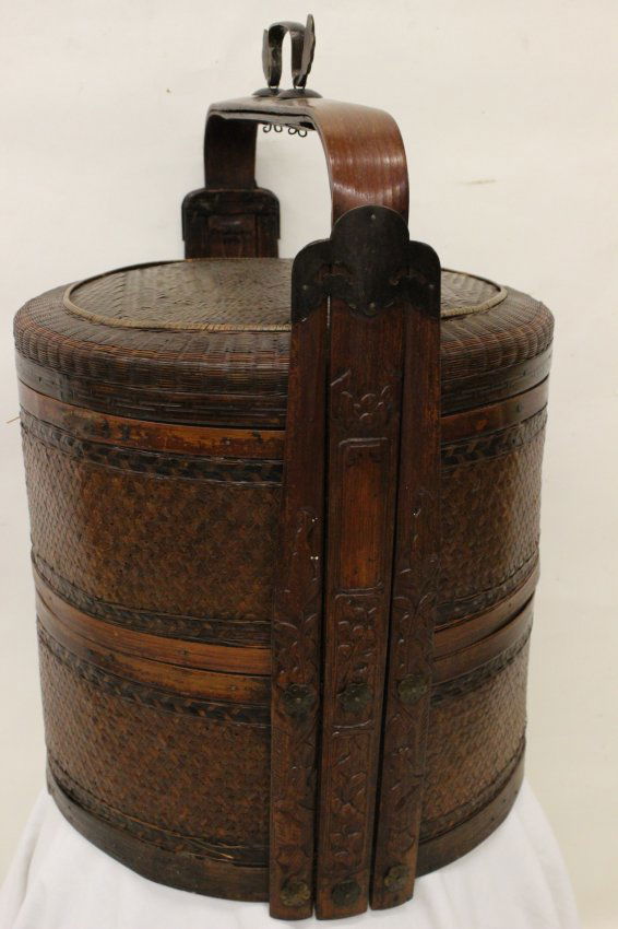 Vintage Chinese bamboo multi-layer lunch box : Lot 399