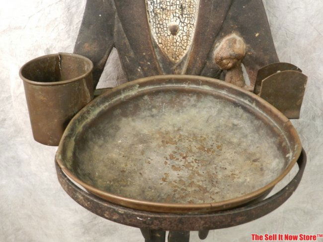 Cast Metal Black Americana Butler Ashtray : Lot 132