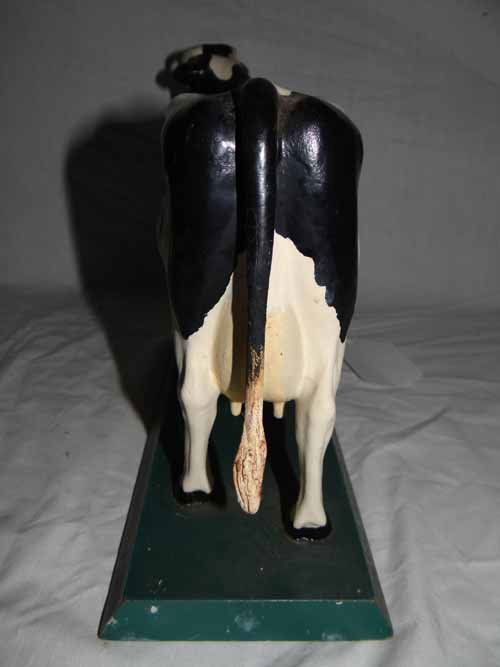True Type Holstein Friesian Cow Statue : Lot 14