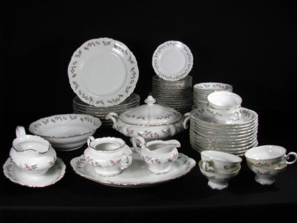 1: CROWN BAVARIA GERMAN PORCELAIN DINNERWARE 73 PCS : Lot 1