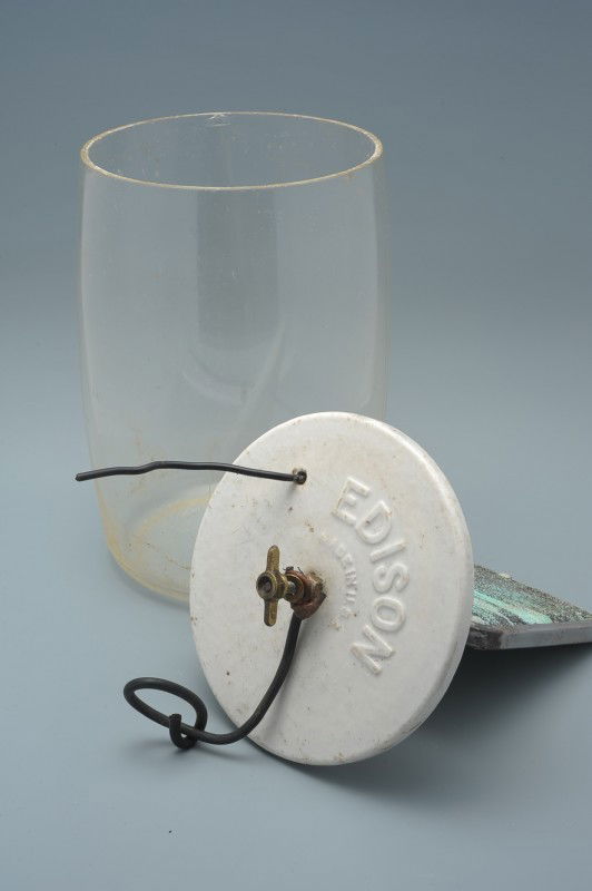 TWO EDISON WET CELL BATTERY GLASS JARS AND LIDS : Lot 249