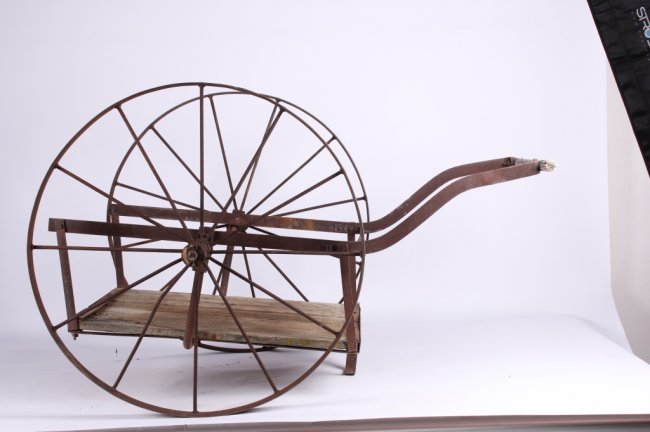 Antique Milk Cart : Lot 81