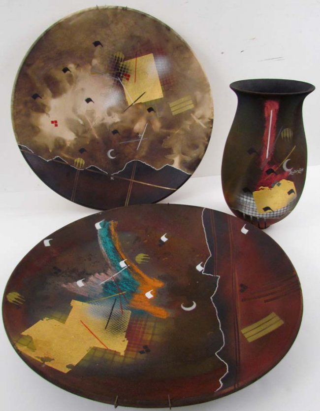 3 Robert E. Carlson & Marilee Hall ceramic objects : Lot 106