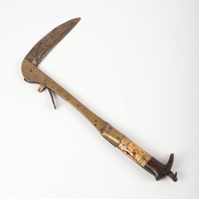 Antique Afghani folding lohar knife/pick : Lot 317