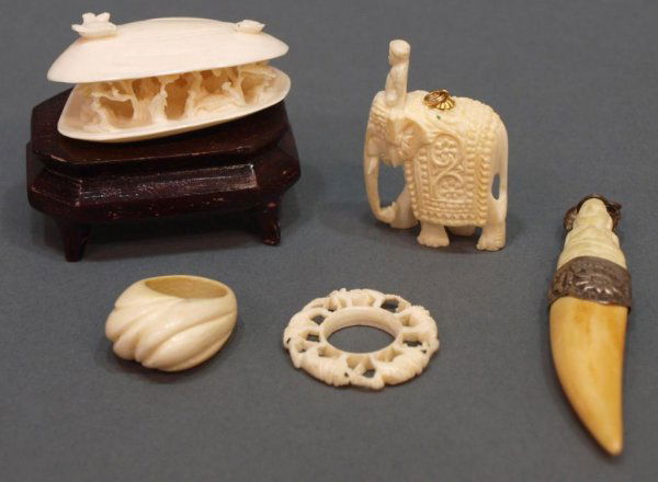 (5) SMALL CARVED IVORY OBJECTS, RING, ELEPHANT : Lot 637