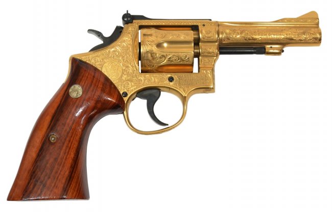 ENGRAVED & GOLD SMITH & WESSON .38 REVOLVER : Lot 237