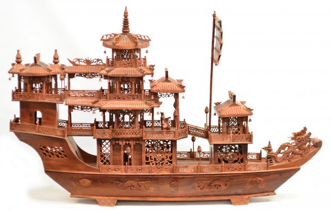 LARGE CHINESE CARVED ROSEWOOD DRAGON BOAT : Lot 523