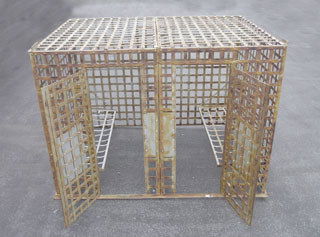 4321: JAIL CELL Portable iron jail cell manufactured a : Lot 4321