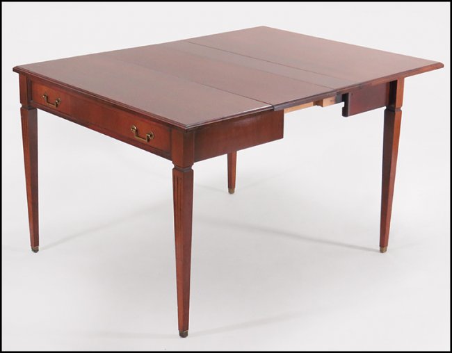 EXTENSOLE CHERRY WOOD FLIP TOP CONSOLE TABLE. : Lot 1361024