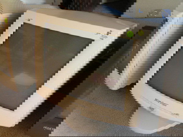 8154: Philips Magnavox 107S 17" CRT Monitor : Lot 8154