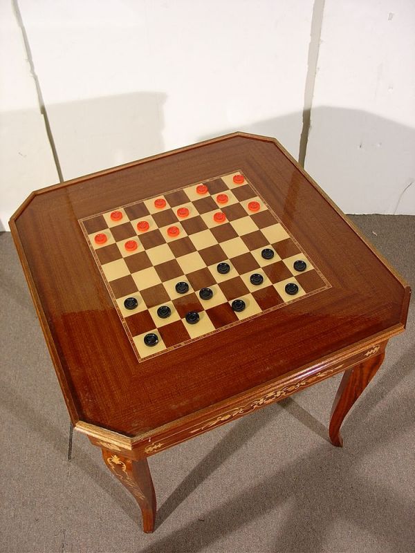 119: ITALIAN MARQUETRY INLAID AND LACQUERED GAME TABLE, : Lot 119