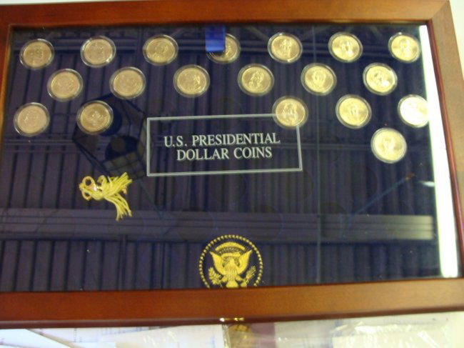 US Presidential Dollars Display Case with 52 Coins : Lot 299