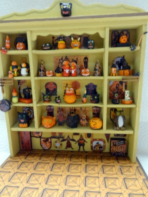 Lew Kummerow Miniature Halloween Store : Lot 855