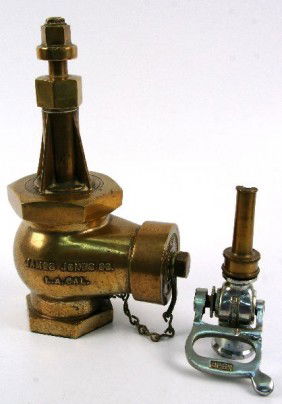 ANTIQUE WHARF HEAD FIRE HYDRANT & AKRON NOZZLE : Lot 3004