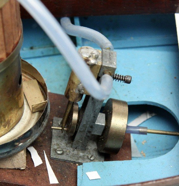 WOOD MODEL REMOTE CONTROL STEAM ENGINE BOAT : Lot 8030