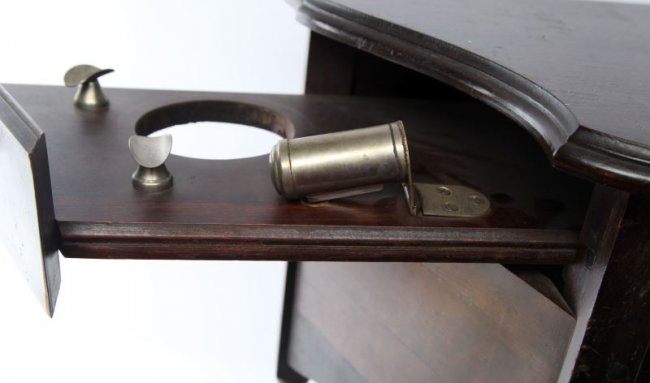 ANTIQUE HUMIDOR WOOD PIPE CIGAR SMOKING TABLE : Lot 3065