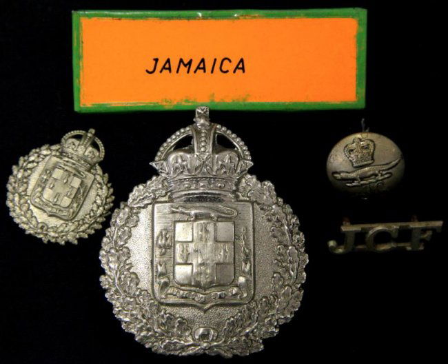 JAMAICA POLICE KINGS CROWN LG & SM CAP BADGE LOT : Lot 2736