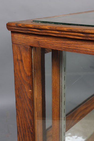 483: ANTIQUE OAK STORE DISPLAY CASE GLASS FRONT : Lot 483