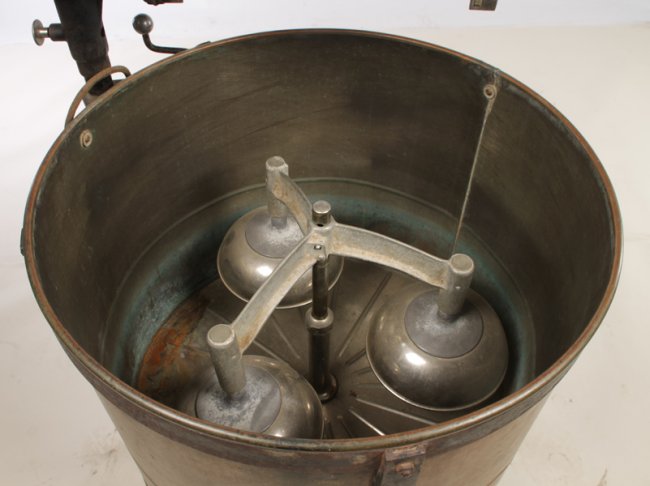 VINTAGE COPPER WASHING MACHINE C. 1915 : Lot 471
