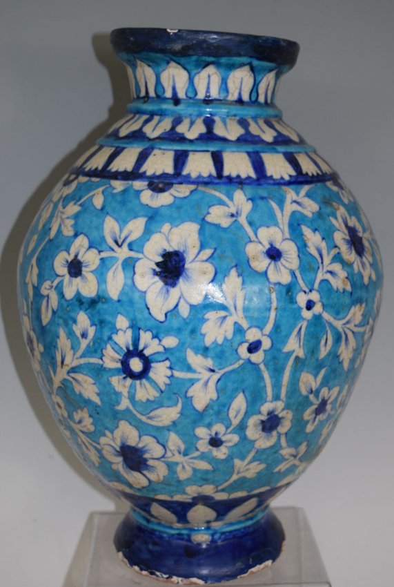 16th Century Blue and White Persian Islamic Ceramic : Lot 45