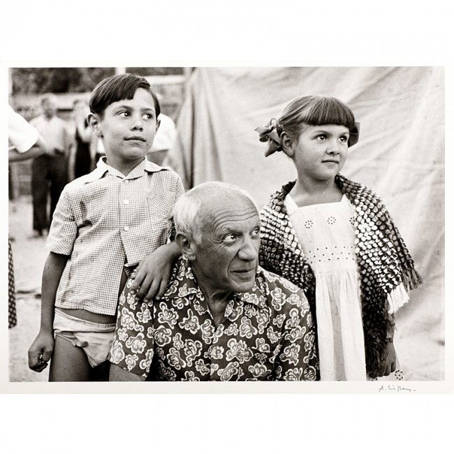 1110: Pablo Picasso with his children Claude & Paloma : Lot 1110
