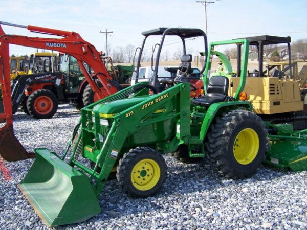 225: 2004 John Deere 790 4x4 Compact Tractor Loader, : Lot 225