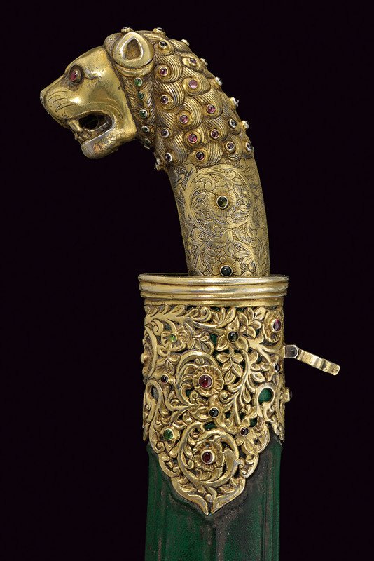 A very scarce lion head yatagan : Lot 516