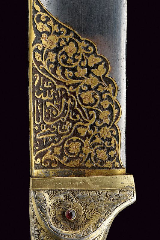 A very scarce lion head yatagan : Lot 516