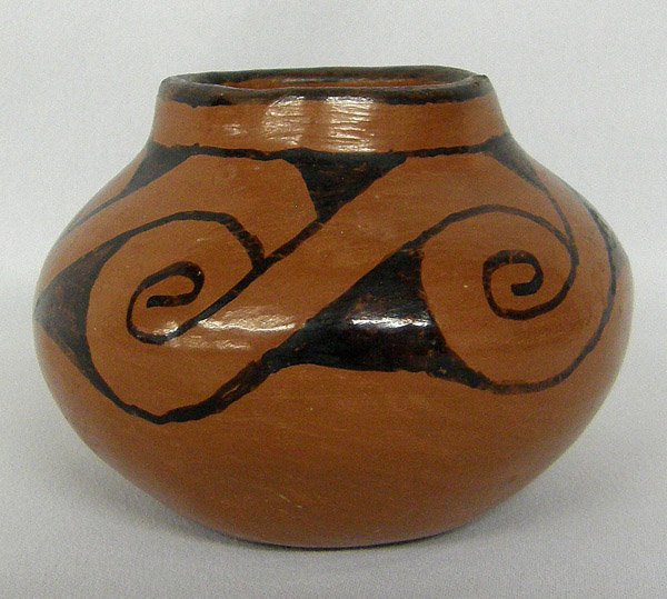 Maricopa Pottery Jar By Ida Redbird : Lot 1224